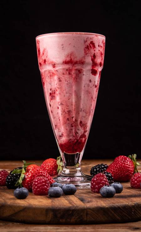 Saiba como fazer o milk-shake perfeito; receita leva frutas vermelhas e ...